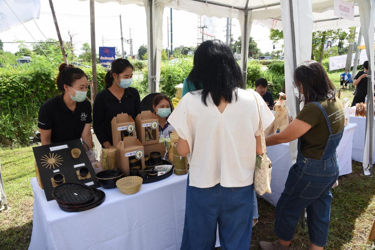 ข่าวสาร : ออกร้านแสดงผลงาน จำหน่าย สินค้าและผลิตภัณฑ์ โครงการ U2T มหาวิทยาลัยสู่ตำบล ...