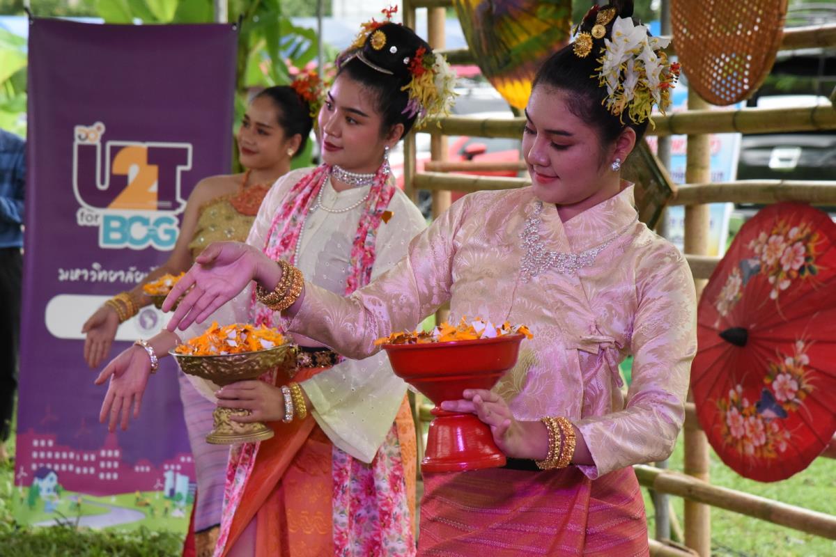 ข่าวสาร : ออกร้านแสดงผลงาน จำหน่าย สินค้าและผลิตภัณฑ์ โครงการ U2T มหาวิทยาลัยสู่ตำบล ...