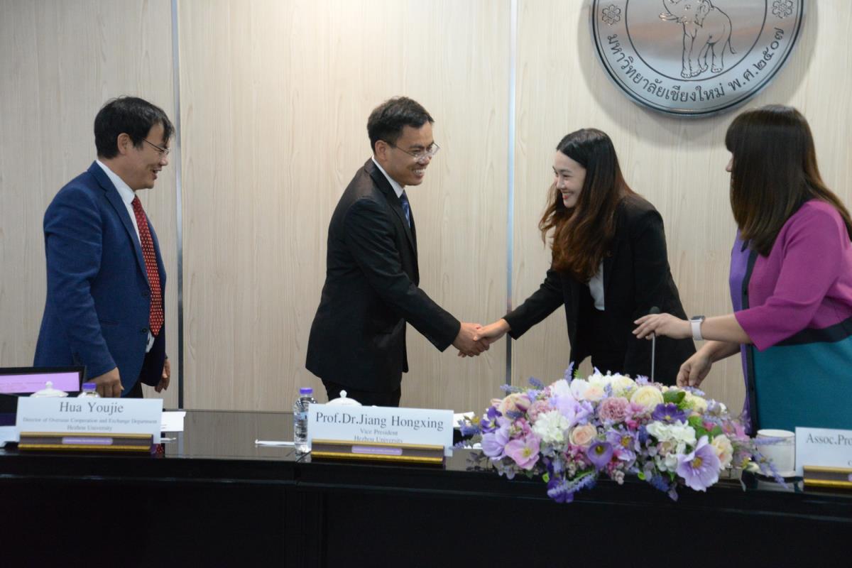 ข่าวสาร : ให้การต้อนรับคณะจาก Hezhou University ประเทศสาธารณรัฐประชาชน ...