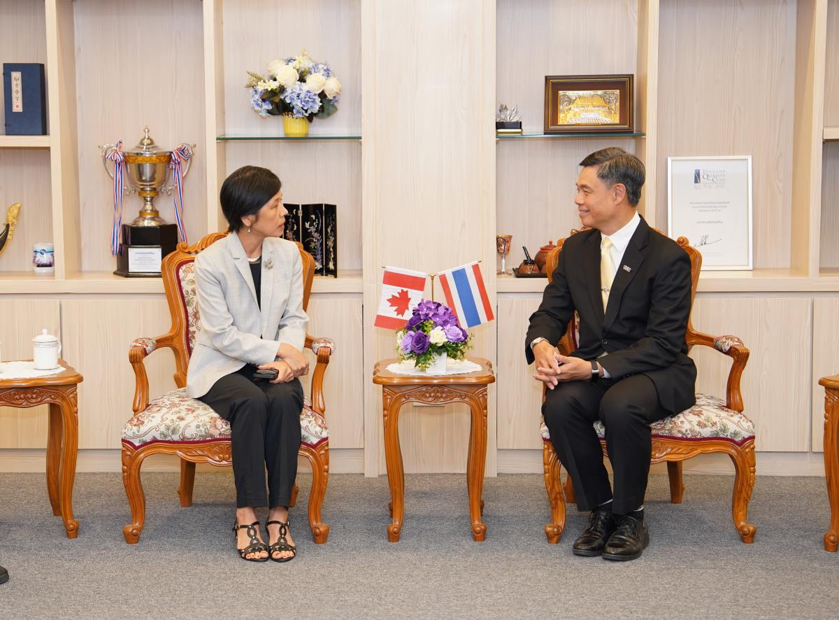 ข่าวสาร : ต้อนรับเอกอัครราชทูตแคนาดา ประจำประเทศไทย - มหาวิทยาลัยเชียงใหม่